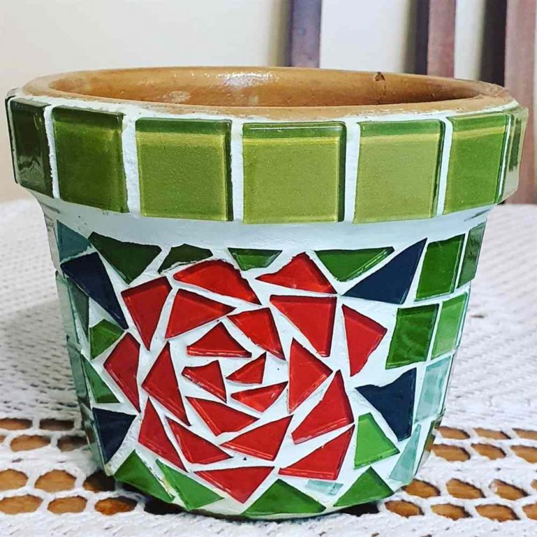 Material usado em mosaico: conheça a técnica e veja ideias incríveis