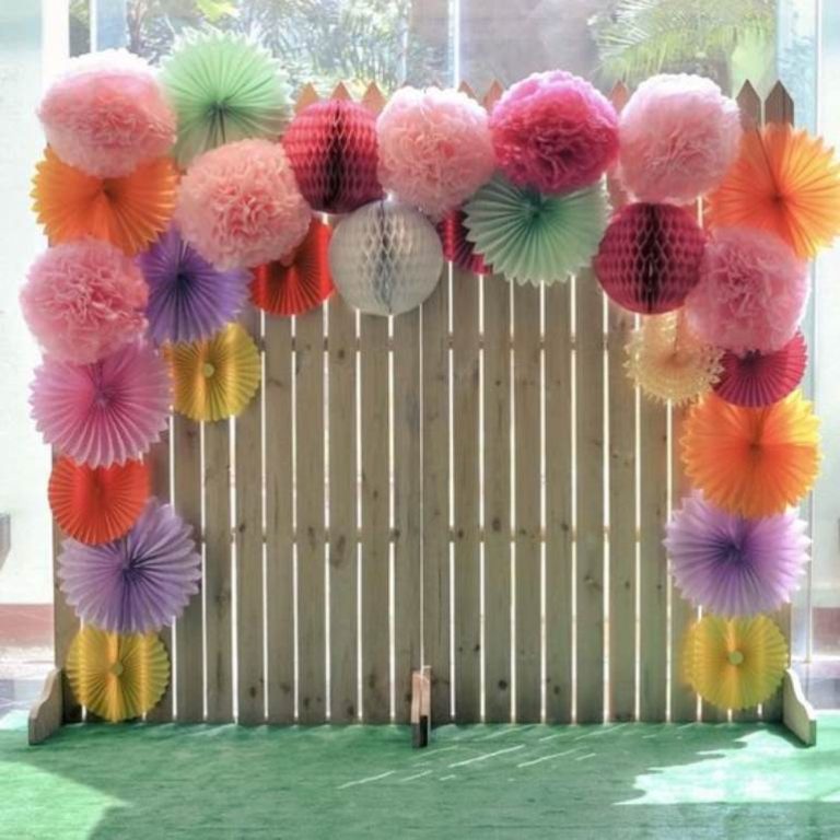 Decoração de Carnaval com papel crepom simples e barata