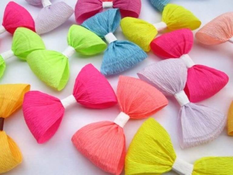 Decoração de Carnaval com papel crepom simples e barata