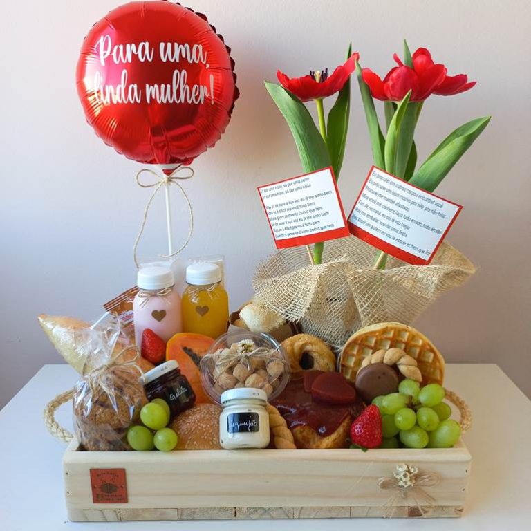 Como montar uma cesta de café da manhã simples e barata?