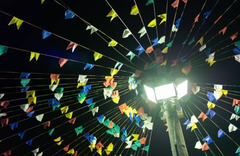Molde de bandeirola de festa junina para imprimir